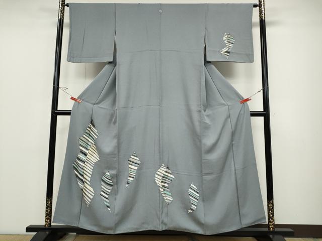 ■■■　サイズ　■■■ 身丈 155cm（肩から） 裄丈 64cm 袖丈 44cm　縫込み 7cm 袖幅 32cm 前幅 23.5cm 後幅 29cm 着物縫いこみ 内揚げ 5cm 裄 お袖側 約4cm　身頃側 約3cm ■■■　商品詳細　...