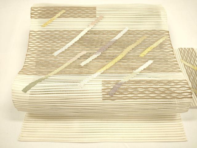 ■■■　サイズ　■■■ 長さ 370cm 幅 30.5cm程 ■■■　商品詳細　■■■ 【正絹】 状態は接写画像のように表地所々・裏地に薄い汚れがございます。 大変上質な逸品になりますのでぜひお手入れをされてお召しになられてはいかがでしょう...