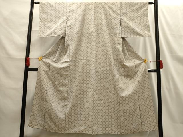 ■■■　サイズ　■■■ 身丈 145.5cm（肩から） 裄丈 61.5cm 袖丈 44.5cm　縫込み 4.5cm 袖幅 30.5cm 前幅 23cm 後幅 30.5cm 着物縫いこみ 内揚げ 0cm 裄 お袖側 約3cm　身頃側 約2cm...