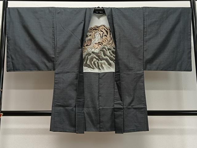 ■■■　サイズ　■■■ 身丈 90cm（肩から） 裄丈 68.5cm 袖丈 48.5cm　縫込み 4cm 袖幅 34.5cm 前幅 20cm 後幅 31cm 裄 お袖側 約1cm　身頃側 約0cm ■■■　商品詳細　■■■ 【正絹】 状態は...