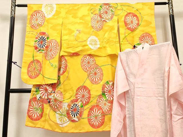 ■■■　サイズ　■■■ 【祝着】 身丈 113cm（肩から） 裄丈 56.5cm（肩上げ　0cm） 袖丈 73cm　縫込み 6cm 袖幅 32cm 前幅 17.5cm 後幅 24cm 着物縫いこみ 内揚げ 0cm （腰上げ　9cm） 裄 お...