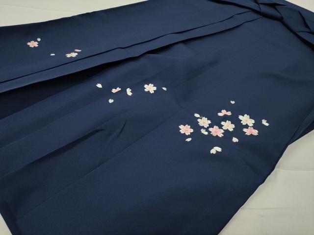 ■■■　サイズ　■■■ 紐下丈　約93.5cm ■■■　商品詳細　■■■ 【化繊】 状態は特に目立ったシミ汚れなどもなく大変良い状態です。 お安く出品致しますので、是非この機会にいかがでしょうか？※ご自身で洗濯された場合の保証はできかねます...
