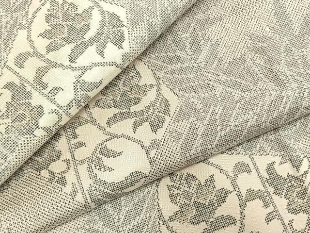 ■■■　サイズ　■■■ 身丈 154cm（肩から） 裄丈 63cm 袖丈 43cm　縫込み 6cm 袖幅 32cm 前幅 24cm 後幅 30cm 着物縫いこみ 内揚げ 3.5cm 裄 お袖側 約2.5cm　身頃側 約3.5cm ■■■　商...