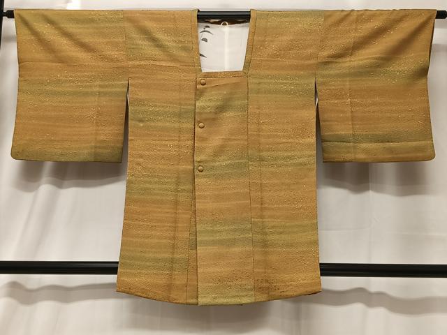 ■■■　サイズ　■■■ 身丈 84.5cm（肩から） 裄丈 64cm 袖丈 47.5cm　縫込み 4cm 袖幅 33cm 前幅 20cm 後幅 31cm 裄 お袖側 約2.5cm　身頃側 約3.5cm ■■■　商品詳細　■■■ 【正絹】 状...