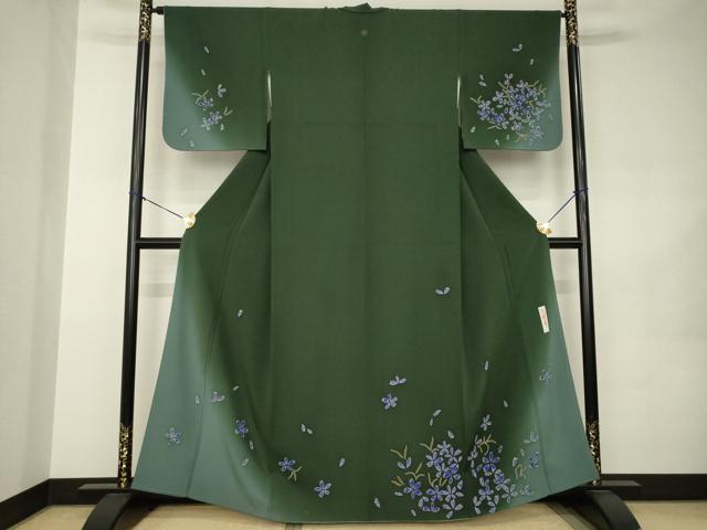 ■■■　サイズ　■■■ 身丈 161cm（肩から） 裄丈 65cm 袖丈 50cm　縫込み 4.5cm 袖幅 33cm 前幅 24cm 後幅 29cm 着物縫いこみ 内揚げ 7cm 裄 お袖側 約2cm　身頃側 約2cm ■■■　商品詳細　...