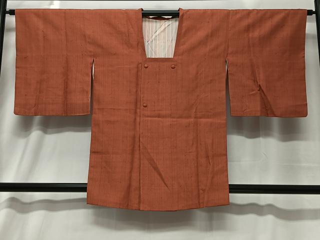 ■■■　サイズ　■■■ 身丈 84cm（肩から） 裄丈 63.5cm 袖丈 48cm　縫込み 5.5cm 袖幅 33cm 前幅 21cm 後幅 29cm 裄 お袖側 約1.5cm　身頃側 約4cm ■■■　商品詳細　■■■ 【正絹】 状態は...