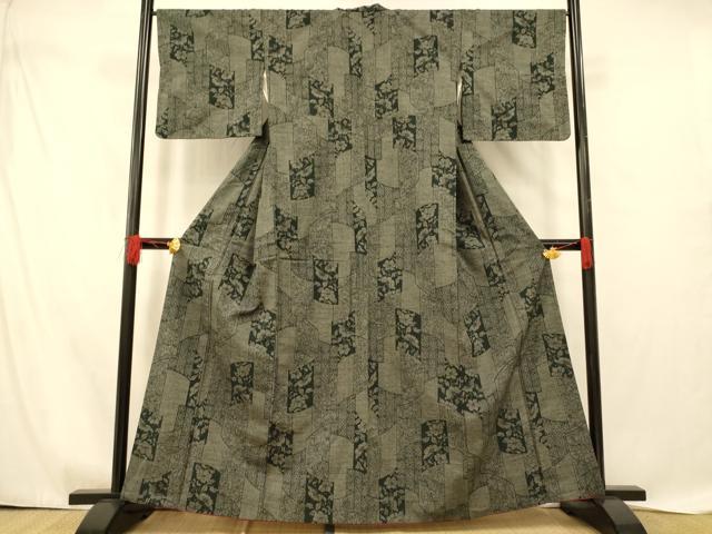 ■■■　サイズ　■■■ 身丈 159.5cm（肩から） 裄丈 66cm 袖丈 46cm　縫込み 6cm 袖幅 33.5cm 前幅 24cm 後幅 30cm 着物縫いこみ 内揚げ 3cm 裄 お袖側 約1cm　身頃側 約2cm ■■■　商品詳...