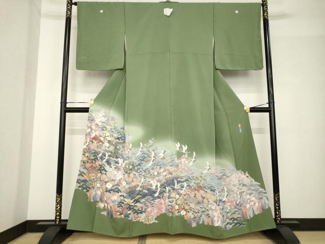 ■■■　サイズ　■■■ 身丈 159cm（肩から） 裄丈 65cm 袖丈 52cm　縫込み 4cm 袖幅 33cm 前幅 23.5cm 後幅 30cm 着物縫いこみ 内揚げ 8cm 裄 お袖側 約1cm　身頃側 約2cm ■■■　商品詳細　...