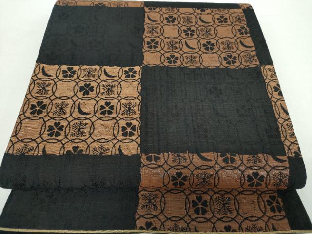 ■■■　サイズ　■■■ 長さ 448cm 幅 31cm程 ■■■　商品詳細　■■■ 【正絹・未使用】 状態は一度も締めておらず 特に目立ったシミ汚れなどもなく大変良い状態です。 大変上質な逸品になります。 お安く出品致しますので、是非この機...