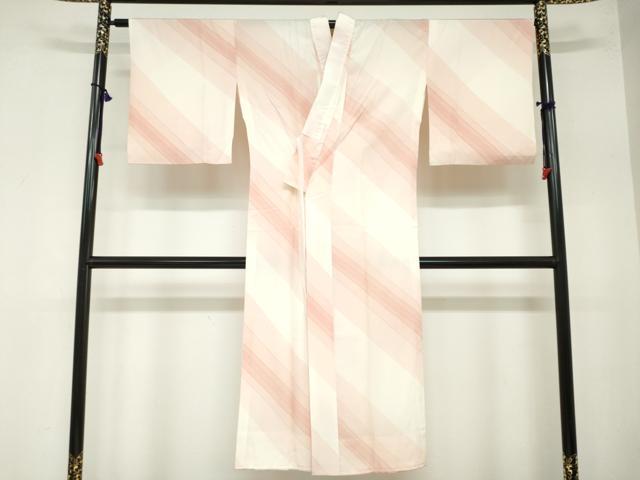 ■■■　サイズ　■■■ 身丈 136cm（肩から） 裄丈 65cm 袖丈 48.5cm　縫込み 3cm 袖幅 33cm 前幅 27cm 後幅 31.5cm 着物縫いこみ 内揚げ 0cm 裄 お袖側 約2cm　身頃側 約0cm ■■■　商品詳...