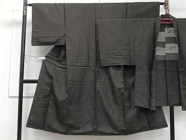 ■■■　サイズ　■■■ 【着物】 身丈 129.5cm（肩から） 裄丈 62.5cm 袖丈 44.5cm　縫込み 4.5cm 袖幅 32cm 前幅 22.5cm 後幅 28cm 着物縫いこみ 内揚げ 2cm 裄 お袖側 約1.5cm　身頃側...
