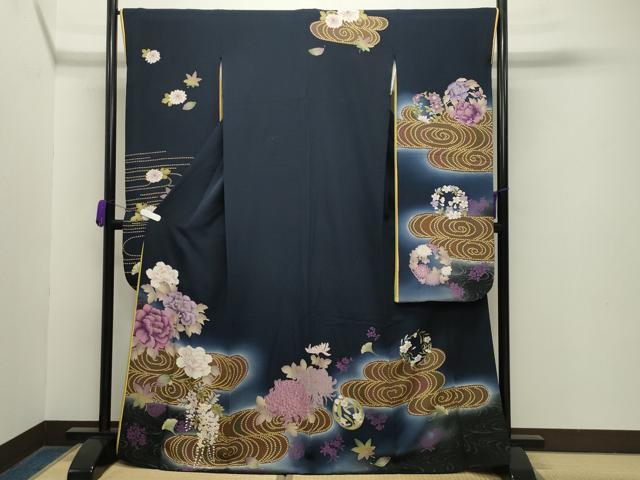 ■■■　サイズ　■■■ 身丈 167cm（肩から） 裄丈 66cm 袖丈 105.5cm　縫込み 6.5cm 袖幅 35.5cm 前幅 24.5cm 後幅 29.5cm 着物縫いこみ 内揚げ 1.5cm 裄 お袖側 約2cm　身頃側 約2c...