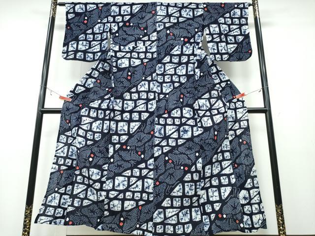 ■■■　サイズ　■■■ 身丈 155cm（肩から） 裄丈 67cm 袖丈 46cm　縫込み 3cm 袖幅 34cm 前幅 25.5cm 後幅 31.5cm 着物縫いこみ 内揚げ 0cm 裄 お袖側 約1cm　身頃側 約0cm ■■■　商品詳...