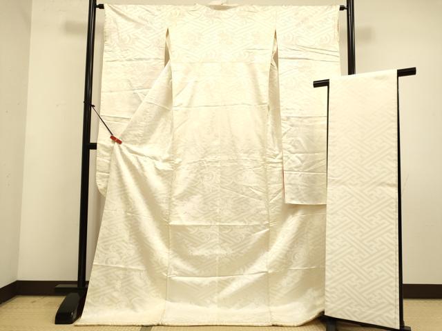■■■　サイズ　■■■ 【掛下】 身丈 177cm（肩から） 裄丈 62cm 袖丈 107.5cm　縫込み 2cm 袖幅 32.5cm 前幅 22.5cm 後幅 26cm 着物縫いこみ 内揚げ 3cm 裄 お袖側 約11.5cm　身頃側 約...