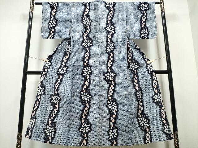 ■■■　サイズ　■■■ 身丈 147.5cm（肩から） 裄丈 62.5cm 袖丈 44cm　縫込み 4.5cm 袖幅 32cm 前幅 24cm 後幅 30.5cm 着物縫いこみ 内揚げ 0cm 裄 お袖側 約0cm　身頃側 約1cm ■■■...