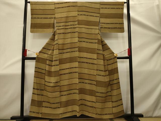 ■■■　サイズ　■■■ 身丈 153cm（肩から） 裄丈 64.5cm 袖丈 44cm　縫込み 6cm 袖幅 32.5cm 前幅 22.5cm 後幅 28.5cm 着物縫いこみ 内揚げ 6.5cm 裄 お袖側 約3.5cm　身頃側 約2.5...