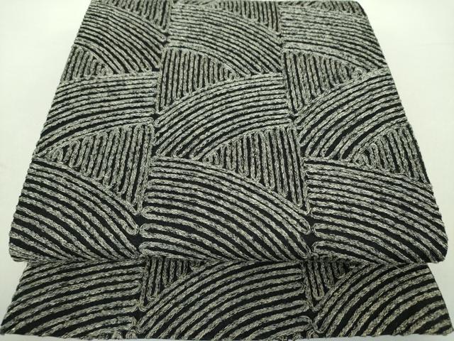 ■■■　サイズ　■■■ 長さ 434cm 幅 31cm程 ■■■　商品詳細　■■■ 【正絹】 状態は締めてはおりますが 特に目立ったシミ汚れなどもなく大変良い状態です。 染織デザイナーの堀口無月氏の技の集大成ともいえる 美しい刺繍を思う存分...