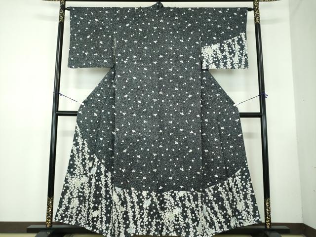 ■■■　サイズ　■■■ 身丈 157.5cm（肩から） 裄丈 64cm 袖丈 46.5cm　縫込み 4.5cm 袖幅 32.5cm 前幅 24.5cm 後幅 29.5cm 着物縫いこみ 内揚げ 6.5cm 裄 お袖側 約3.5cm　身頃側 ...