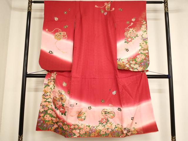 ■■■　サイズ　■■■ 【祝着】 身丈 136cm（肩から） 裄丈 51cm（肩上げ　3cm） 袖丈 74.5cm　縫込み 4cm 袖幅 31.5cm 前幅 18.5cm 後幅 26.5cm 着物縫いこみ 内揚げ 0cm （腰上げ　0cm）...