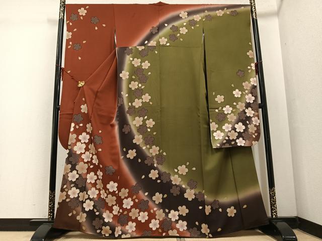 ■■■　サイズ　■■■ 身丈 161cm（肩から） 裄丈 67.5cm 袖丈 106cm　縫込み 4.5cm 袖幅 34cm 前幅 23cm 後幅 29cm 着物縫いこみ 内揚げ 5cm 裄 お袖側 約1cm　身頃側 約2cm ■■■　商品...