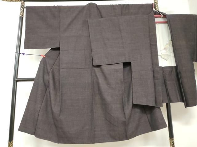 ■■■　サイズ　■■■ 【着物】 身丈 137.5cm（肩から） 裄丈 70cm 袖丈 50cm　縫込み 5cm 袖幅 36cm 前幅 24.5cm 後幅 30.5cm 着物縫いこみ 内揚げ 13cm 裄 お袖側 約1cm　身頃側 約1cm...