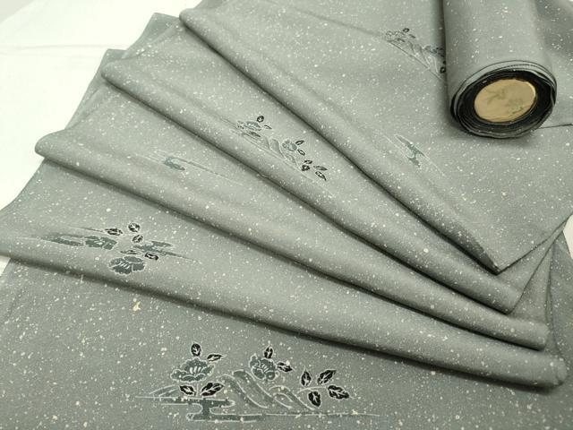 ■■■　サイズ　■■■ 長さ　　約840? 幅　　　約35.5cm ■■■　商品詳細　■■■ 【正絹・未使用】 状態は特に目立ったシミ汚れなどもなく大変良い状態です。 大変上質な逸品になります。 お安く出品致しますので、是非この機会にいかが...