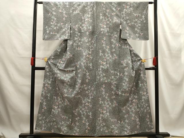 ■■■　サイズ　■■■ 身丈 154cm（肩から） 裄丈 62cm 袖丈 46cm　縫込み 4.5cm 袖幅 31.5cm 前幅 24cm 後幅 30cm 着物縫いこみ 内揚げ 3.5cm 裄 お袖側 約4cm　身頃側 約4cm ■■■　商...