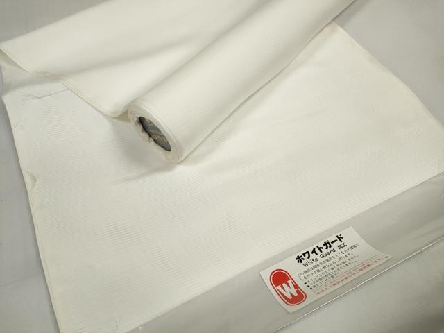 ■■■　サイズ　■■■ 長さ　　着尺分あり 幅　　　約38cm ■■■　商品詳細　■■■ 【正絹・未使用】 状態は接写画像のように表地中程に薄い汚れがございます。 大変上質な逸品になります。 お安く出品致しますので、是非この機会にいかがでし...