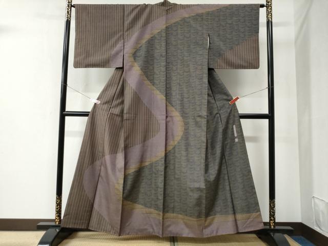 ■■■　サイズ　■■■ 身丈 158cm（肩から） 裄丈 64.5cm 袖丈 47cm　縫込み 6cm 袖幅 34cm 前幅 23cm 後幅 29cm 着物縫いこみ 内揚げ 4cm 裄 お袖側 約2cm　身頃側 約1cm ■■■　商品詳細　...