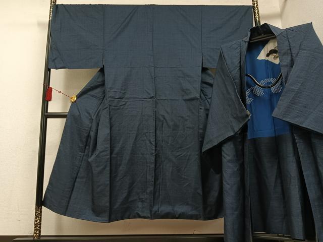 ■■■　サイズ　■■■ 【着物】 身丈 140.5cm（肩から） 裄丈 69cm 袖丈 47.5cm　縫込み 3cm 袖幅 35cm 前幅 27.5cm 後幅 30.5cm 着物縫いこみ 内揚げ 3.5cm 裄 お袖側 約2cm　身頃側 約...