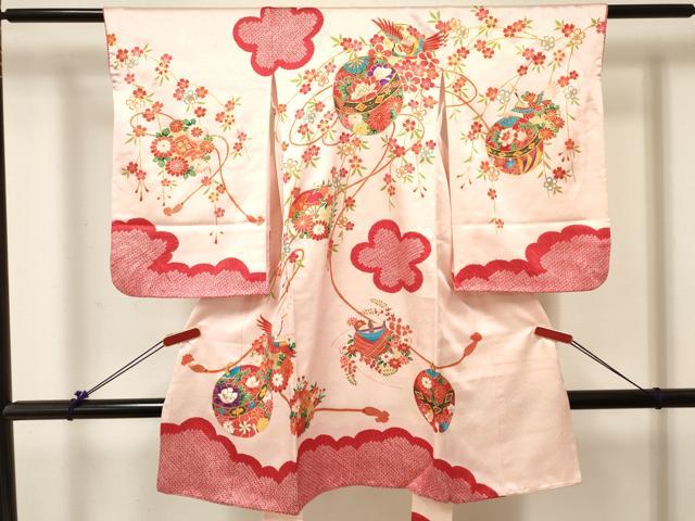 ■■■　サイズ　■■■ 【祝着】 身丈 98cm（肩から） 裄丈 48.5cm（肩上げ　0cm） 袖丈 57cm　縫込み 2.5cm 袖幅 31.5cm 前幅 14.5cm 後幅 16cm 着物縫いこみ 内揚げ 0cm （腰上げ　0cm） ...