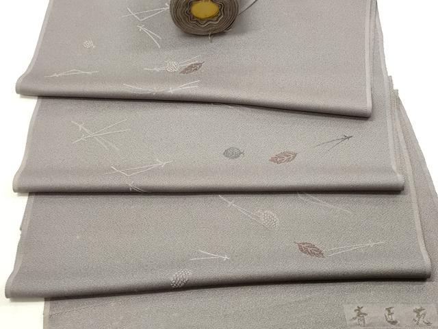 ■■■　サイズ　■■■ 長さ　　羽尺分あり 幅　　　約35cm ■■■　商品詳細　■■■ 【正絹・未使用】 状態は接写画像のように表地所々・裏面所々に薄い汚れがございます。 大変上質な逸品になります。 お安く出品致しますので、是非この機会に...