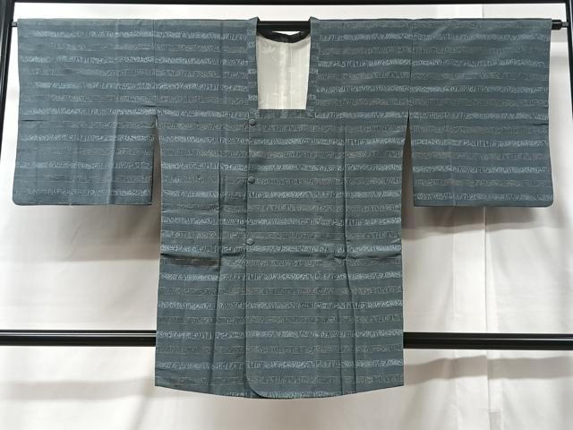 ■■■　サイズ　■■■ 身丈 88.5cm（肩から） 裄丈 66cm 袖丈 47.5cm　縫込み 5cm 袖幅 33cm 前幅 20cm 後幅 29cm 裄 お袖側 約1cm　身頃側 約0cm ■■■　商品詳細　■■■ 【正絹】 状態は接写...