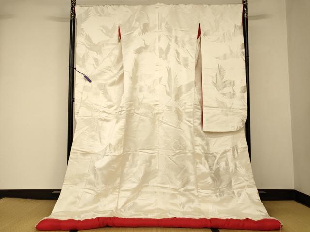 ■■■　サイズ　■■■ 身丈 196cm（肩から） 裄丈 68cm 袖丈 104.5cm　縫込み 5cm 袖幅 34cm 前幅 28cm 後幅 33cm 着物縫いこみ 内揚げ 0cm 裄 お袖側 約1.5cm　身頃側 約3cm ■■■　商品...