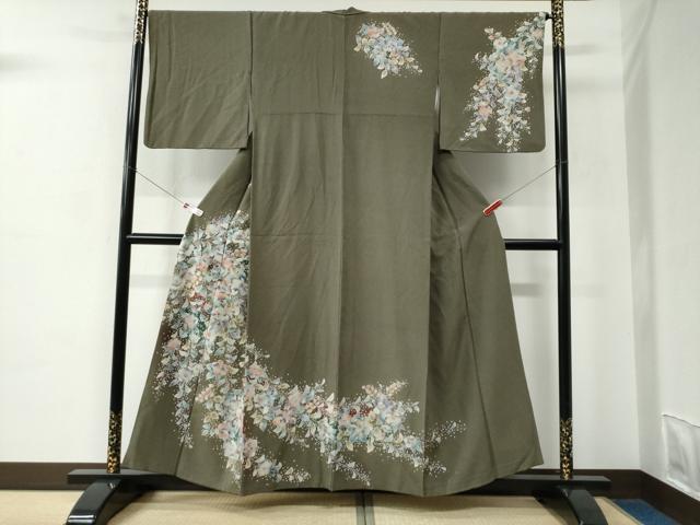 ■■■　サイズ　■■■ 身丈 157cm（肩から） 裄丈 66.5cm 袖丈 48.5cm　縫込み 4cm 袖幅 34cm 前幅 24cm 後幅 30cm 着物縫いこみ 内揚げ 8cm 裄 お袖側 約1cm　身頃側 約1cm ■■■　商品詳...