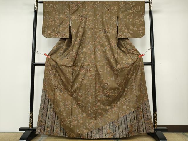 ■■■　サイズ　■■■ 身丈 165cm（肩から） 裄丈 62cm 袖丈 48cm　縫込み 6cm 袖幅 31.5cm 前幅 22cm 後幅 28cm 着物縫いこみ 内揚げ 5cm 裄 お袖側 約3cm　身頃側 約3cm ■■■　商品詳細　...