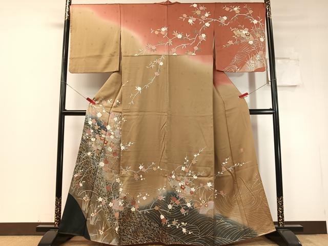 ■■■　サイズ　■■■ 身丈 161.5cm（肩から） 裄丈 68cm 袖丈 51cm　縫込み 4cm 袖幅 35cm 前幅 25cm 後幅 30.5cm 着物縫いこみ 内揚げ 6cm 裄 お袖側 約1cm　身頃側 約1.5cm ■■■　商...