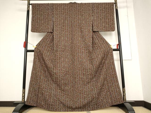 ■■■　サイズ　■■■ 身丈 164cm（肩から） 裄丈 65cm 袖丈 50.5cm　縫込み 2cm 袖幅 33cm 前幅 23cm 後幅 30cm 着物縫いこみ 内揚げ 0cm 裄 お袖側 約1cm　身頃側 約1cm ■■■　商品詳細　...