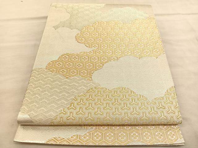 ■■■　サイズ　■■■ 長さ 424cm 幅 31cm程 ■■■　商品詳細　■■■ 【正絹】 詳細に関しましては、画像をご確認ください。 大変上質な逸品になります。 お安く出品致しますので、是非この機会にいかがでしょうか？ ※汚れ等に関しま...