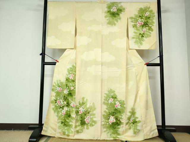 ■■■　サイズ　■■■ 身丈 168cm（肩から） 裄丈 67cm 袖丈 61cm　縫込み 6.5cm 袖幅 34cm 前幅 22cm 後幅 29cm 着物縫いこみ 内揚げ 0cm 裄 お袖側 約0cm　身頃側 約0cm ■■■　商品詳細　...