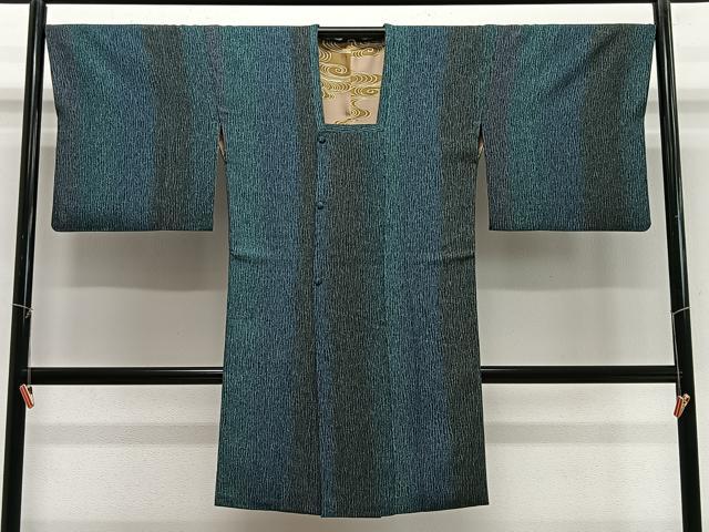 ■■■　サイズ　■■■ 身丈 104cm（肩から） 裄丈 69cm 袖丈 47cm　縫込み 4.5cm 袖幅 35cm 前幅 19.5cm 後幅 29cm 裄 お袖側 約0cm　身頃側 約2cm ■■■　商品詳細　■■■ 【正絹】 状態は特...