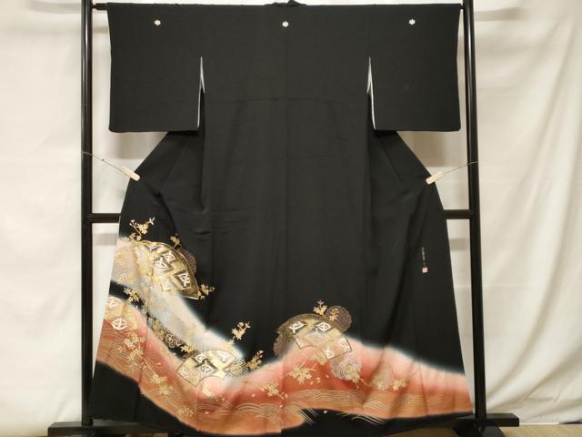 ■■■　サイズ　■■■ 身丈 157cm（肩から） 裄丈 65cm 袖丈 47.5cm　縫込み 7cm 袖幅 33cm 前幅 24cm 後幅 30cm 着物縫いこみ 内揚げ 6cm 裄 お袖側 約1cm　身頃側 約2cm ■■■　商品詳細　...