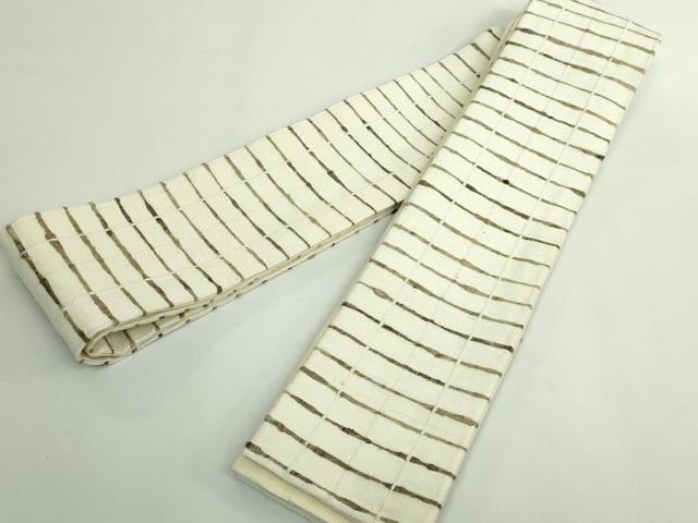 ■■■　サイズ　■■■ 長さ 420cm　幅 10.5cm程 ■■■　商品詳細　■■■ 【正絹・未使用】 状態は一度も締めておらず 特に目立ったシミ汚れなどもなく大変良い状態です。 ヤママユガ科の野蚕の一種から手作業で紡がれます。 野生の蚕...