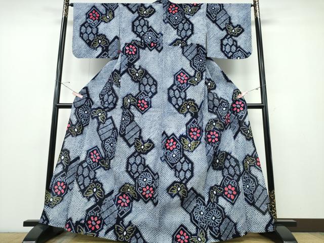 ■■■　サイズ　■■■ 身丈 168cm（肩から） 裄丈 67cm 袖丈 45cm　縫込み 3.5cm 袖幅 34.5cm 前幅 28cm 後幅 32.5cm 着物縫いこみ 内揚げ 0cm 裄 お袖側 約0cm　身頃側 約0cm ■■■　商...