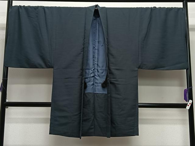 ■■■　サイズ　■■■ 身丈 100cm（肩から） 裄丈 74.5cm 袖丈 50cm　縫込み 2cm 袖幅 38cm 前幅 20cm 後幅 30cm 裄 お袖側 約1cm　身頃側 約2cm ■■■　商品詳細　■■■ 【化繊】 状態は特に目...