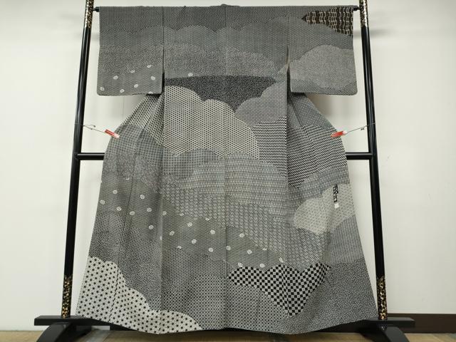 ■■■　サイズ　■■■ 身丈 157cm（肩から） 裄丈 64cm 袖丈 48.5cm　縫込み 4cm 袖幅 32cm 前幅 23cm 後幅 30cm 着物縫いこみ 内揚げ 5cm 裄 お袖側 約3cm　身頃側 約3cm ■■■　商品詳細　...