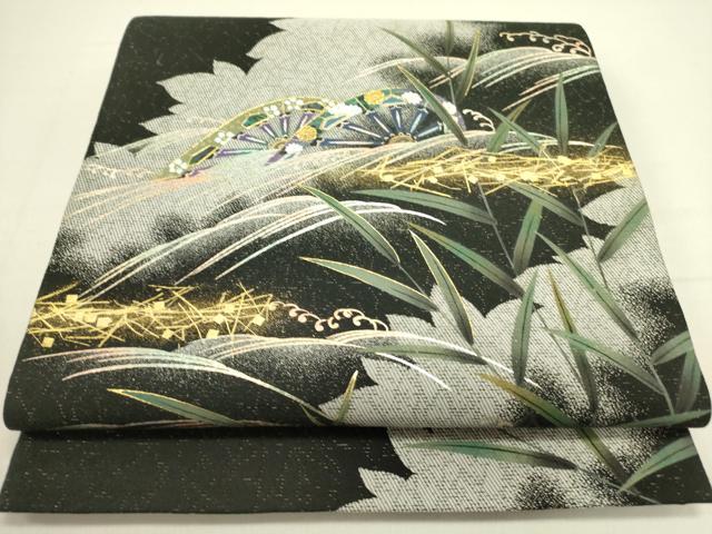 ■■■　サイズ　■■■ 長さ 440cm 幅 31.5cm程 ■■■　商品詳細　■■■ 【正絹・未使用】 状態は一度も締めておらず 特に目立ったシミ汚れなどもなく大変良い状態です。 「螺鈿(らでん)」は、 貝殻の内側の真珠層を薄く切り出して...