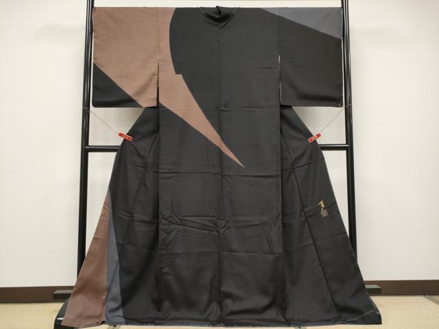 ■■■　サイズ　■■■ 身丈 173cm（肩から） 裄丈 69.5cm 袖丈 56.5cm　 縫込み 8.5cm 袖幅 35.5cm 前幅 27cm 後幅 32cm 着物縫いこみ 内揚げ 1cm 裄 お袖側 約 0cm　身頃側 約 1cm ...