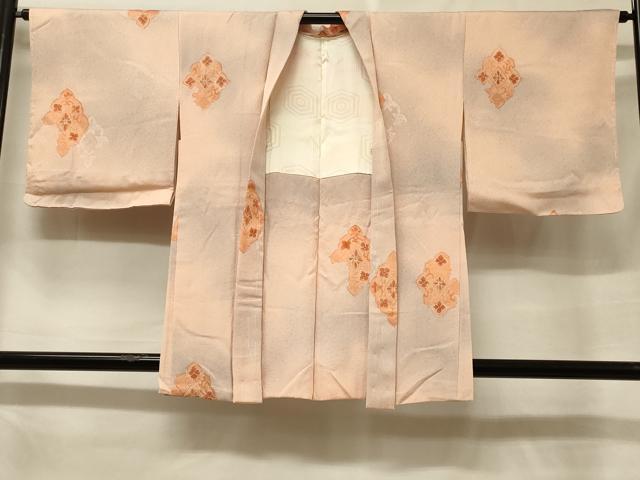 ■■■　サイズ　■■■ 身丈 84cm（肩から） 裄丈 65cm 袖丈 45cm　縫込み 6cm 袖幅 32.5cm 前幅 13cm 後幅 30cm 裄 お袖側 約2cm　身頃側 約2cm ■■■　商品詳細　■■■ 【正絹・未使用】 状態は...
