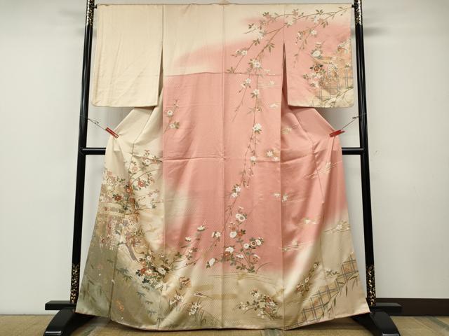 ■■■　サイズ　■■■ 身丈 163cm（肩から） 裄丈 65.5cm 袖丈 57cm　縫込み 5cm 袖幅 34cm 前幅 24cm 後幅 29.5cm 着物縫いこみ 内揚げ 3cm 裄 お袖側 約2cm　身頃側 約3cm ■■■　商品詳...